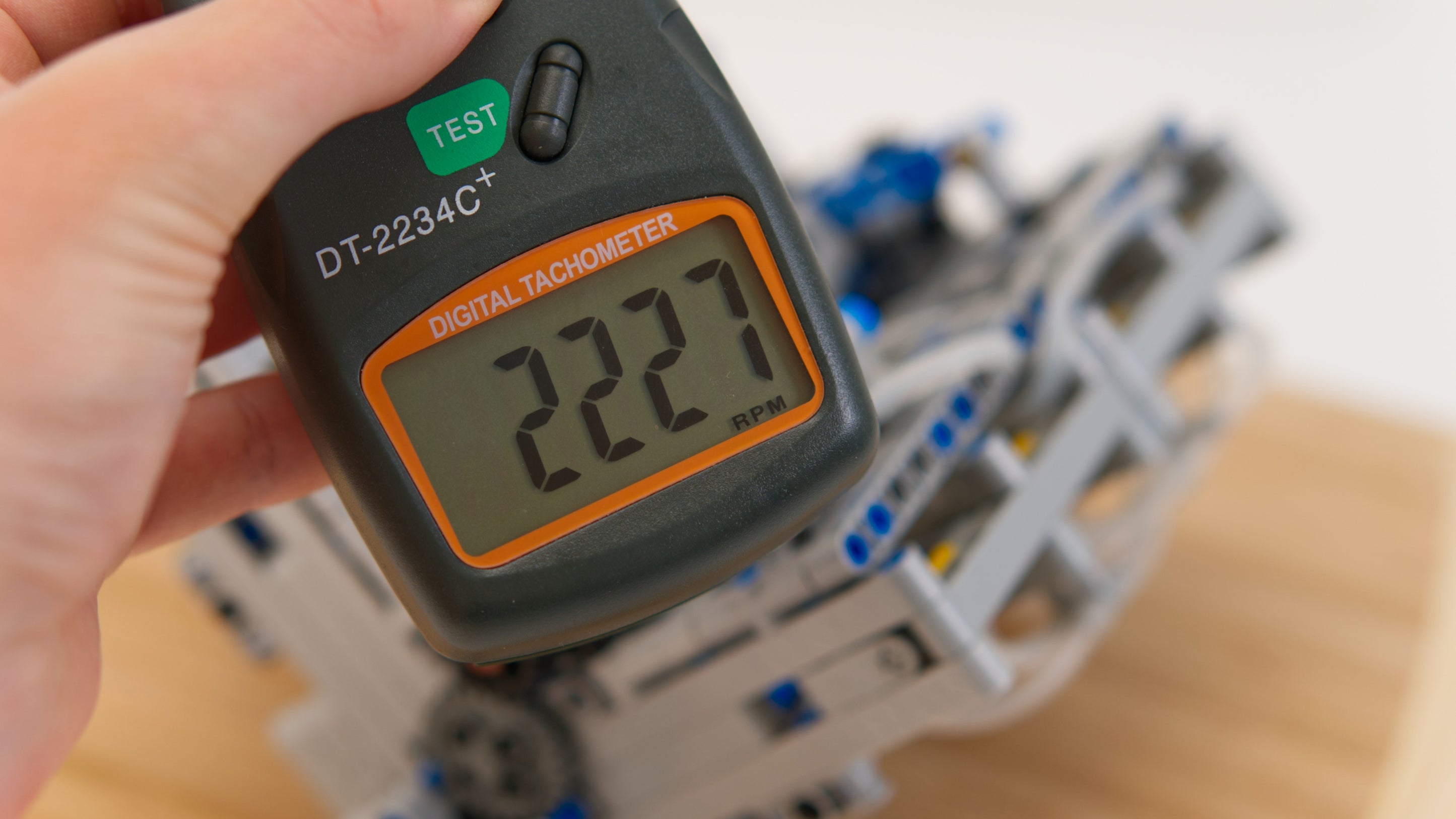 Complete Kit - MK2 V8 Lego Pneumatic Engine - 2200 RPM – Green Gecko ...